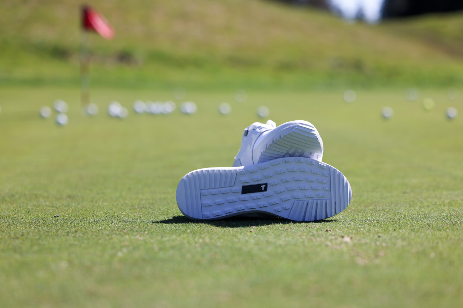 TRUE Linkswear Lux Hybrid Review: An Instant Classic