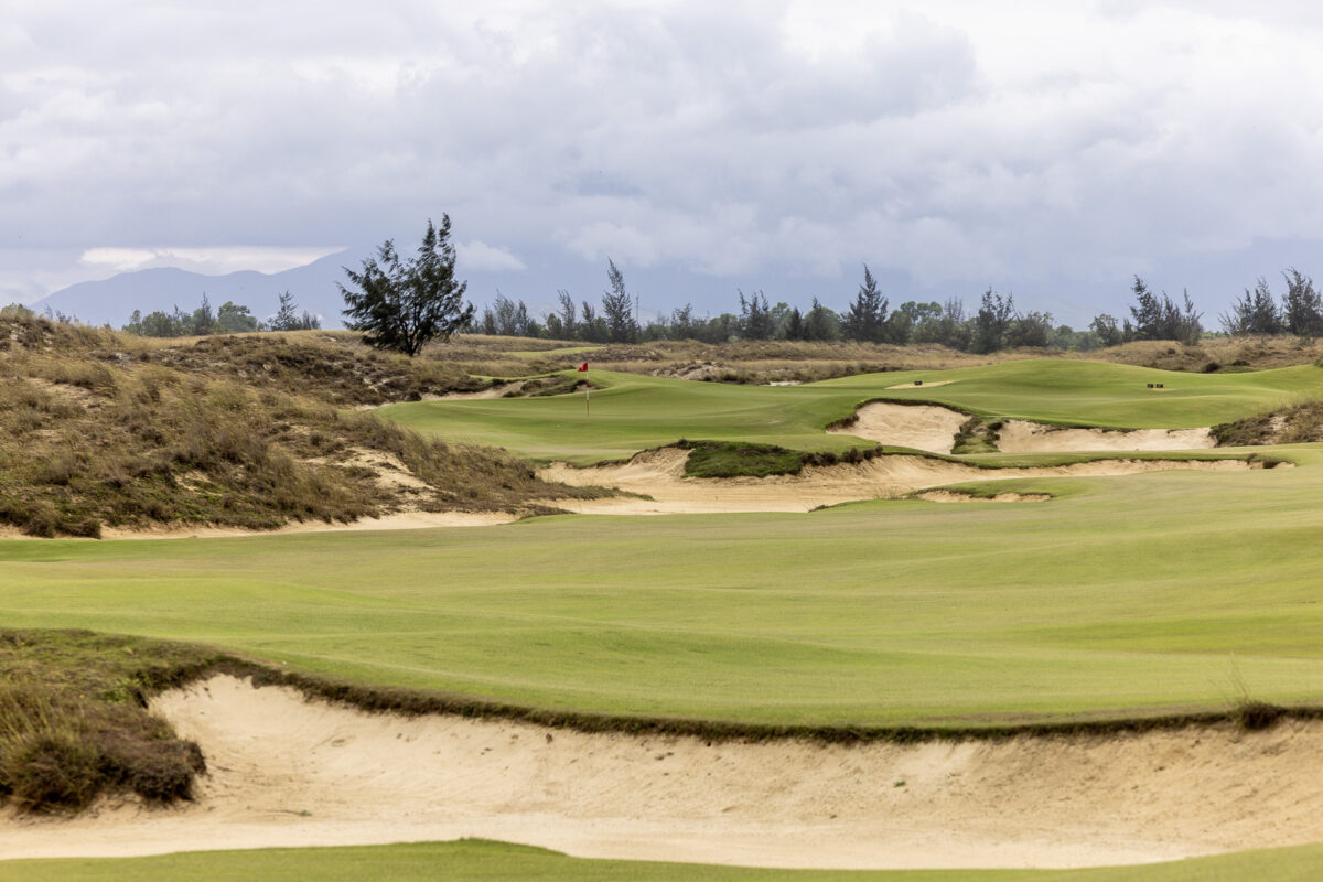 Hoiana Shores: Insane Links Golf in...Vietnam?!
