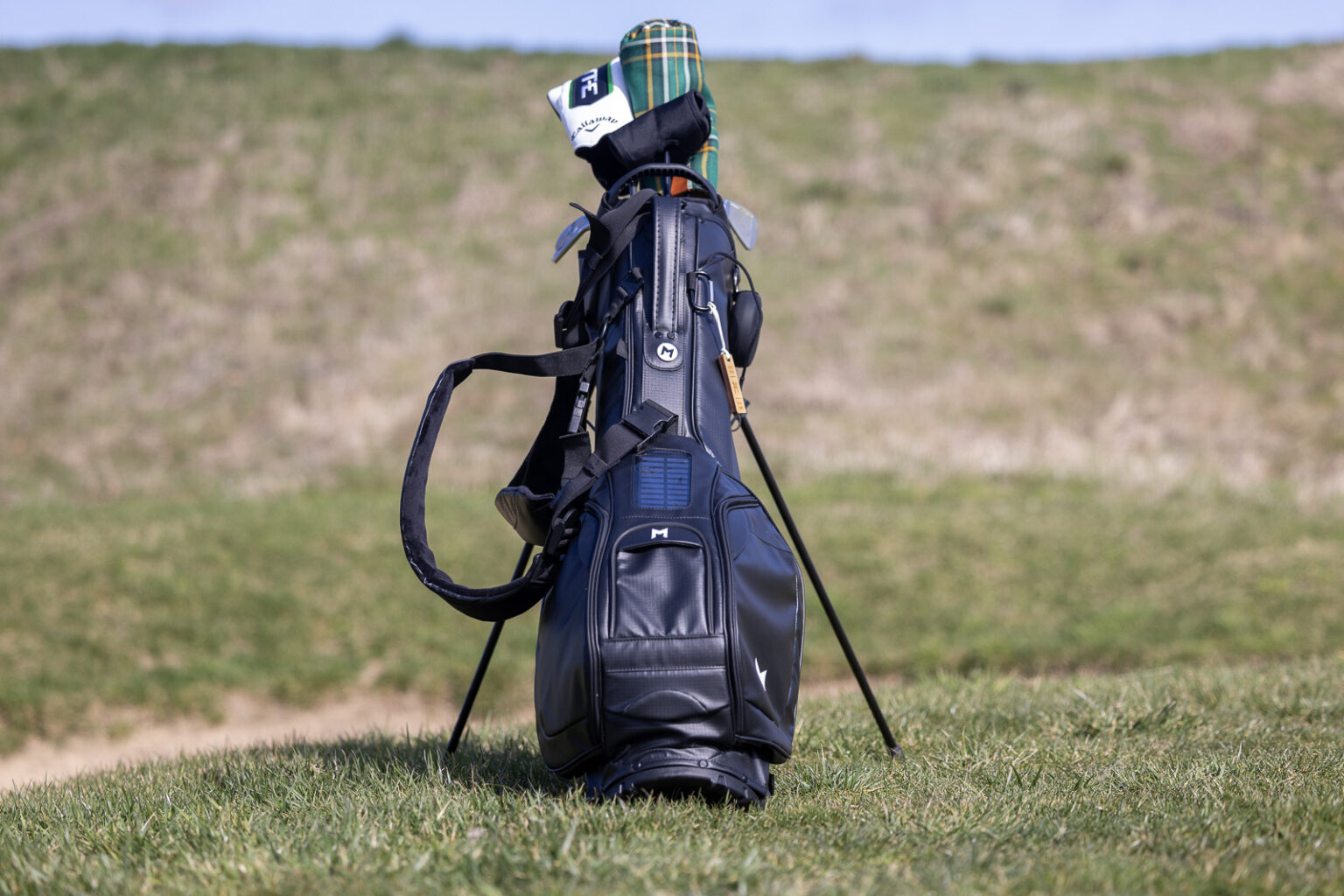 The MNML MR2 is a High Tech Golf Bag. But...